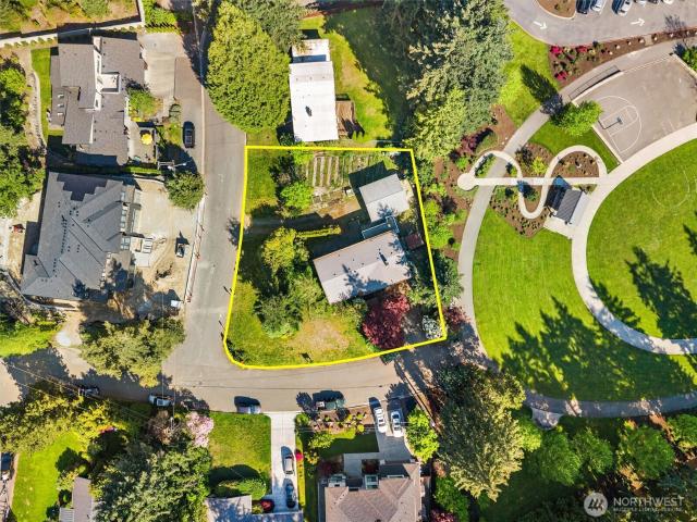 418 111th Avenue SE