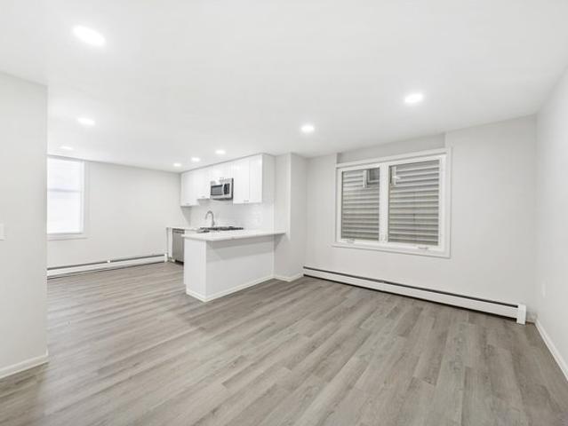 418 7th St, Union City, NJ 07087