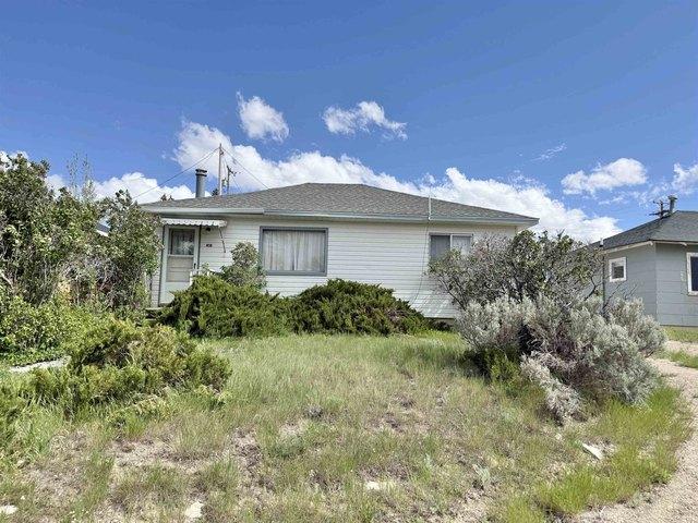 418 Carbon St, Kemmerer, WY 83101