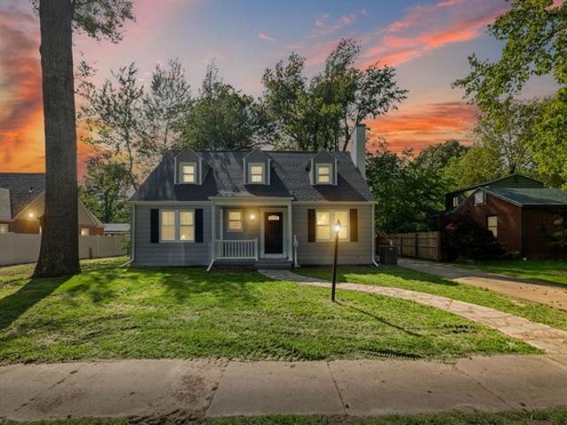 418 Cedar St, Centralia, IL 62801