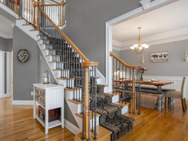 418 Champagne Circle