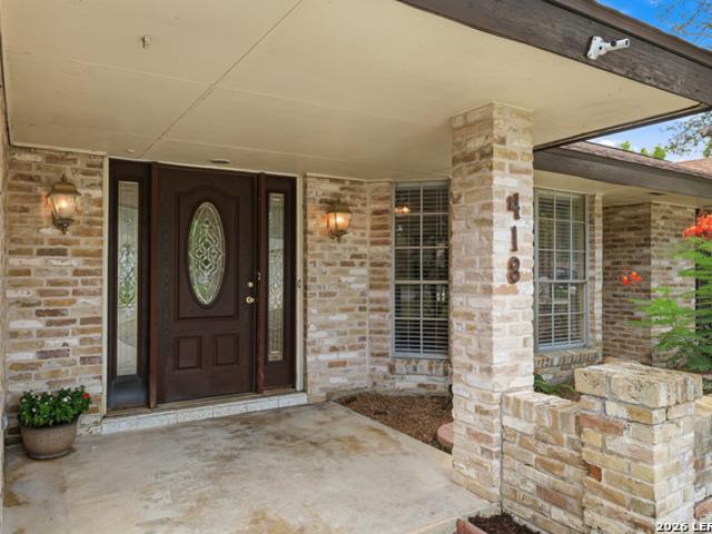 418 Crestwind Dr