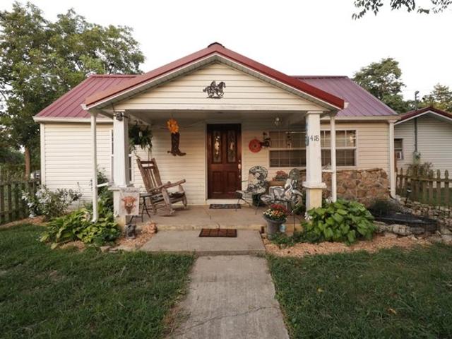 418 Alma St, Taneyville, MO 65759