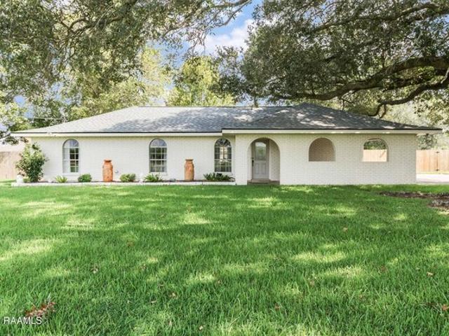 418 Almonaster Rd, Youngsville, LA 70592