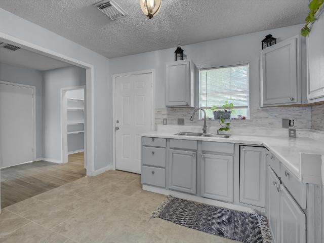 418 Azalea St, Lake Jackson, TX 77566 | MLS #83283