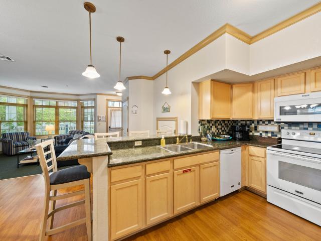 418 Beachfront Ct, Unit 7
