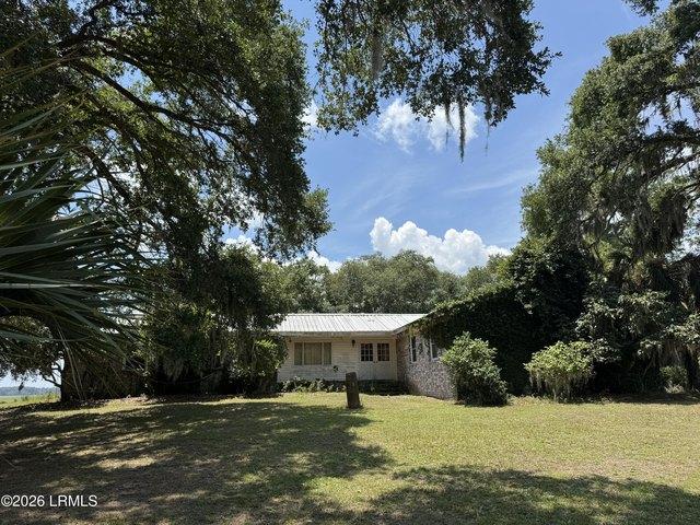 418 Broad River Dr, Beaufort, SC 29906