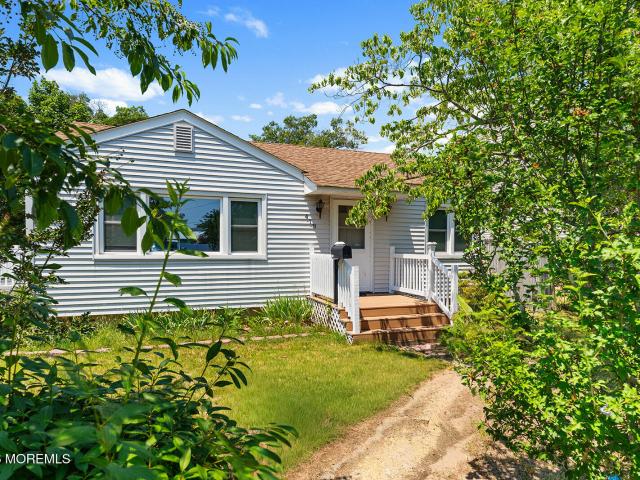 418 Greenwood Lane