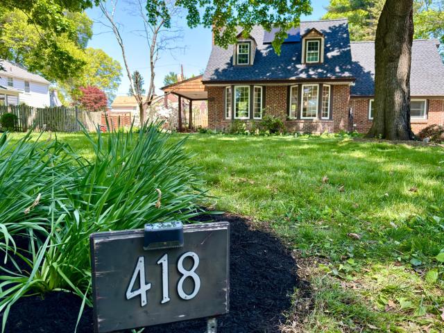 418 E Country Club Lane
