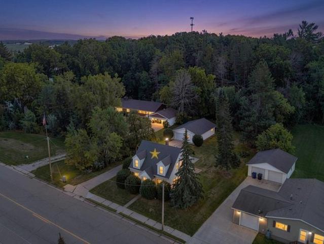418 E Green Bay St, Bonduel, WI 54107