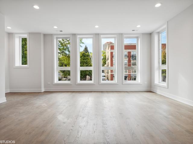 418 E Oakwood Blvd, Unit 1, Chicago, IL 60653 | MLS #12571 | Compass