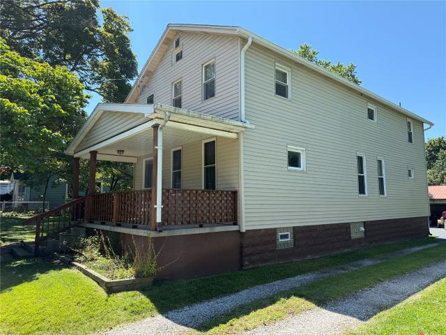 418 EAST Avenue