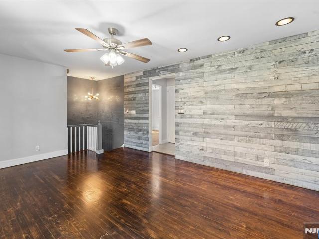 418 Esplanade # 6