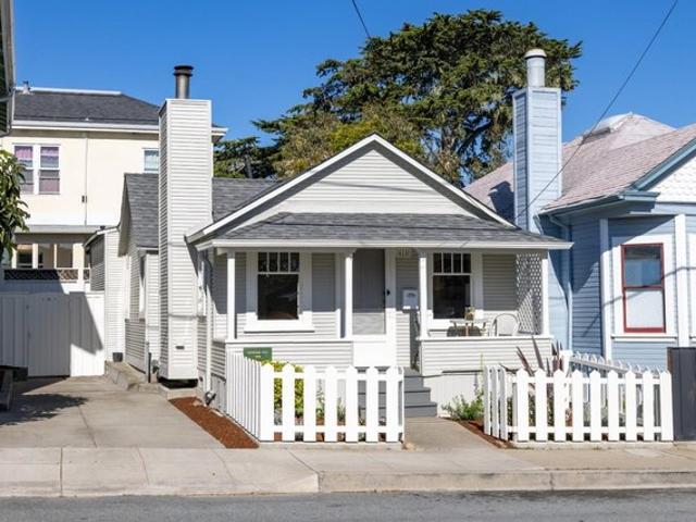 418 Fountain Ave, Pacific Grove, CA 93950