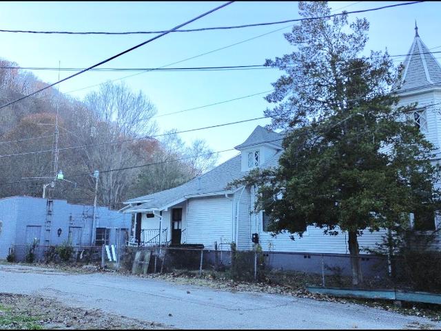 418 Front Street