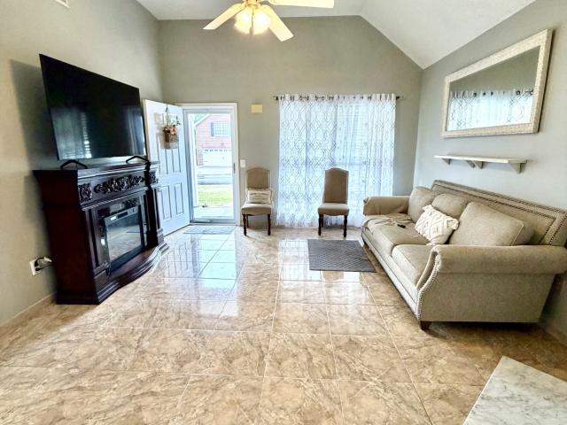 418 Knob Ct