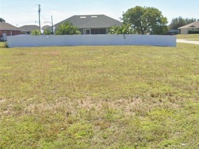 418 Kismet Pkwy W, Cape Coral, FL 33993