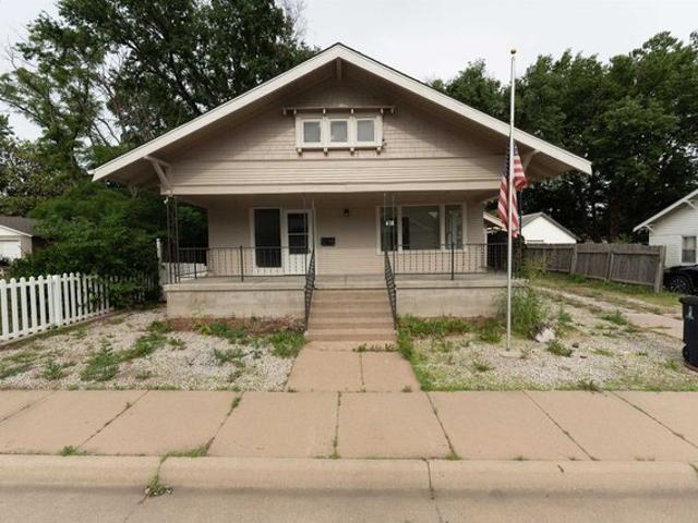 418 Houser Dr, El Dorado, KS 67042