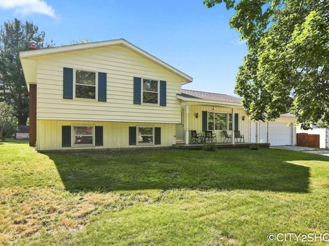 418 Harrison St, Coopersville, MI 49404
