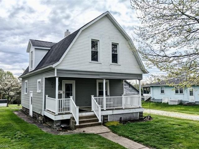 418 Jackson Ave NE, Brewster, OH 44613