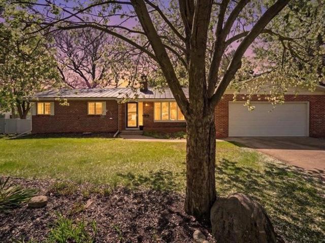 418 Oakridge Dr, Portage, WI 53901