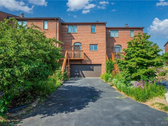 418 Lakefront Boulevard