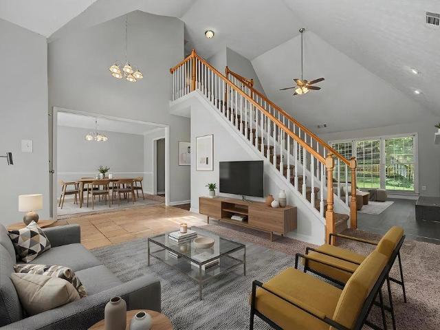 418 Middle Valley Lane
