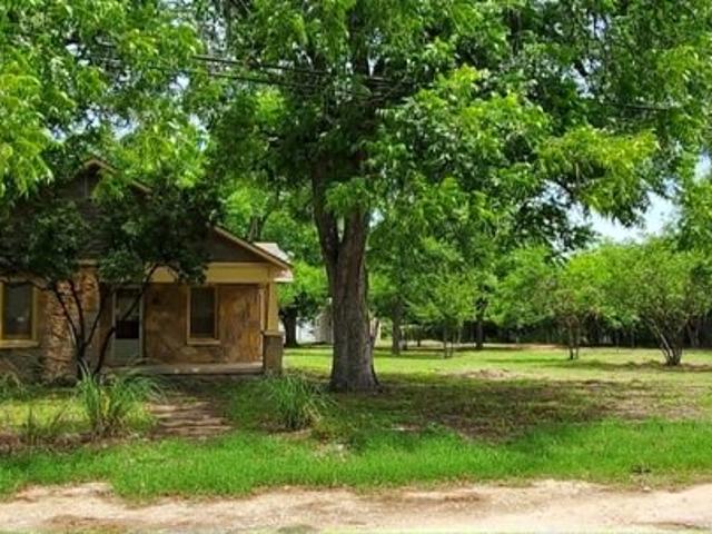 418 N 4th St W, Clyde, TX 79510