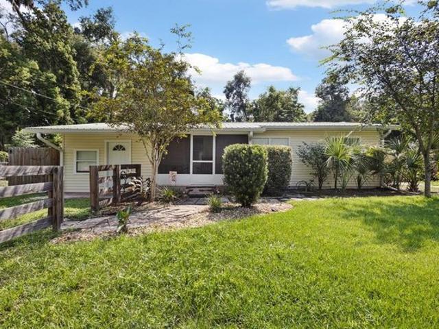 418 NE 3rd St, Trenton, FL 32693
