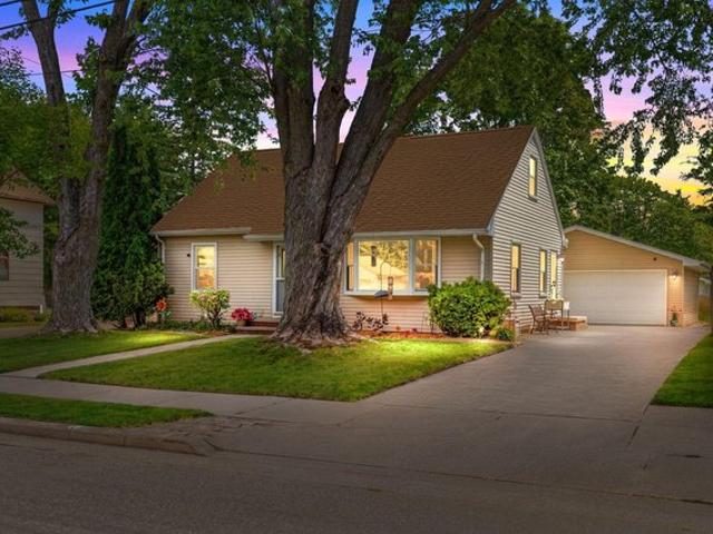 418 S Weimar St, Appleton, WI 54915