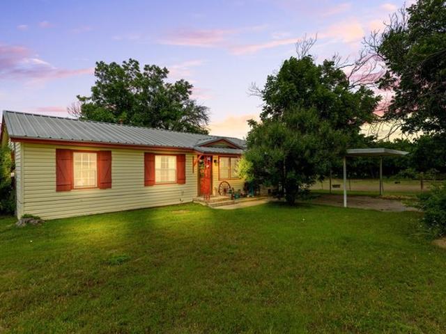 418 S Broadway St, Meridian, TX 76665