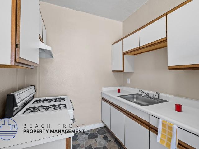 418 S. Normandie Ave. Studio Apartment for Rent at 418 S Normandie Ave, Los Angeles, CA 90020 Wilshire Center Koreatown