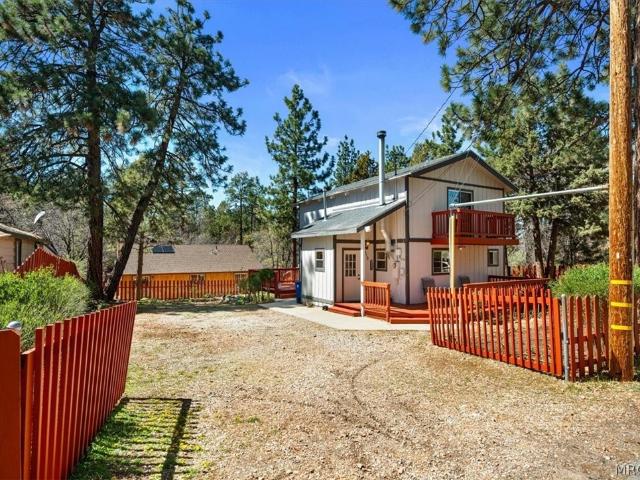 418 Sunset Ln, Sugarloaf, CA 92386 | MLS #32600 | Compass