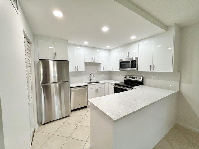 418 Pine Glen Ln Unit C1, Greenacres, FL 33463