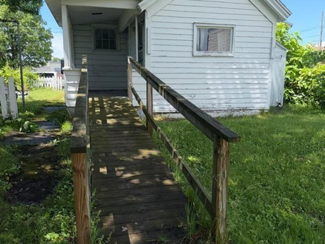 418 Roberts Street