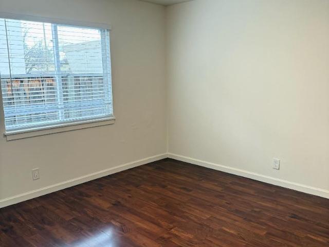 418 Roosevelt Avenue 6