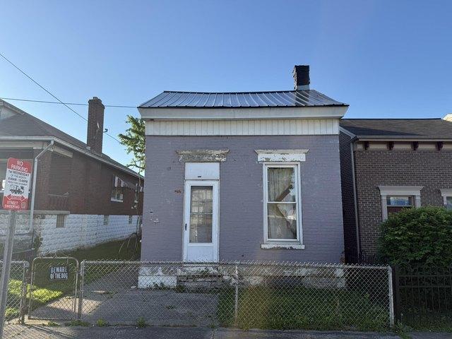 418 W 8th St, Newport, KY 41071