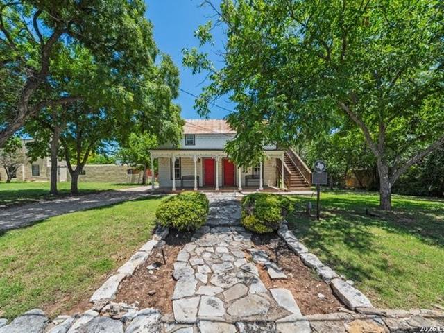 418 W Austin St, Fredericksburg, TX 78624