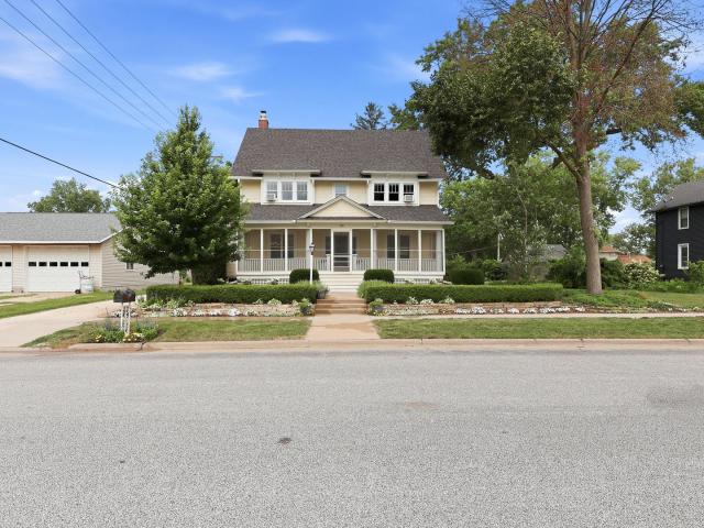 418 W Davenport Street