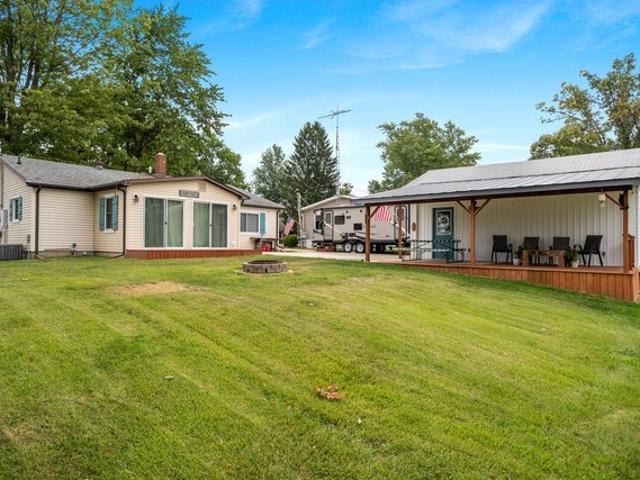 418 W Russell Dr, Coldwater, MI 49036