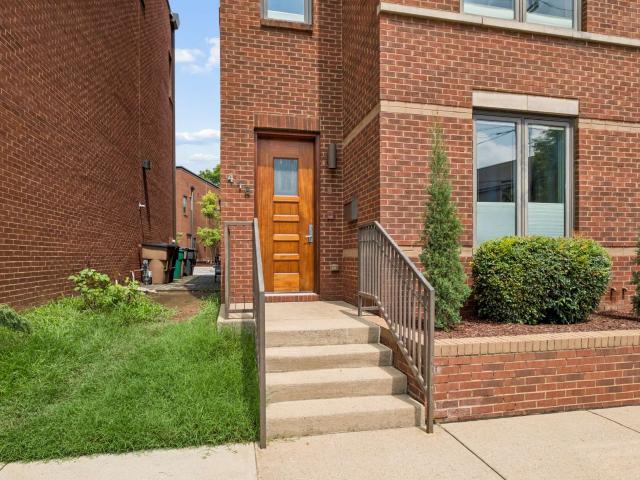 418 Van Buren St