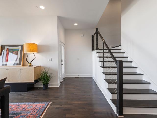 418D 37th Ave N