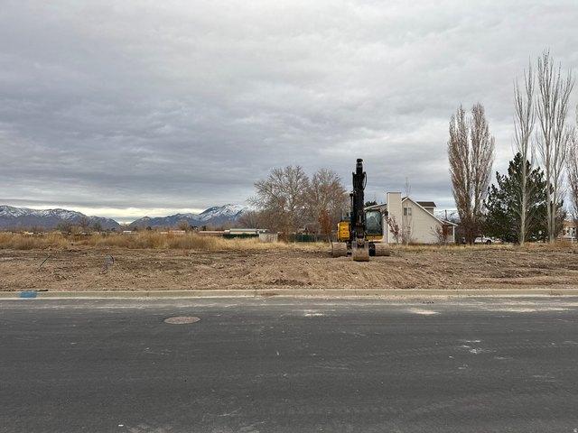 4194 S 5800 W Unit 14, Hooper, UT 84315