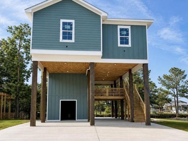 4199 20th Ave, Bay Saint Louis, MS 39520