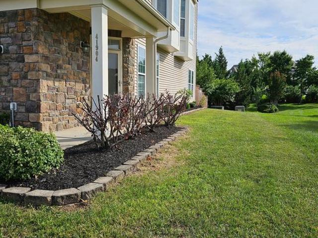 41904 Diabase Square