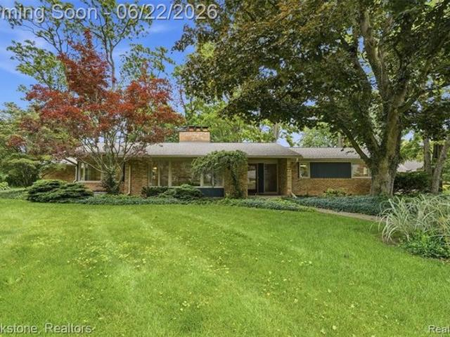 4190 Valley Forge Rd, Bloomfield Hills, MI 48301