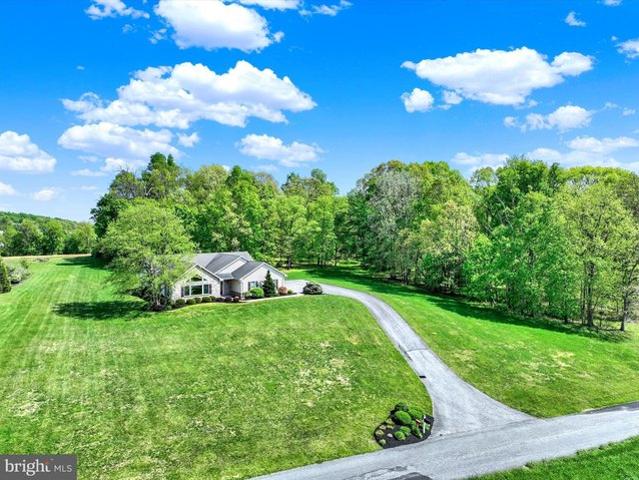 4192 Evergreen Rd, Felton, PA 17322