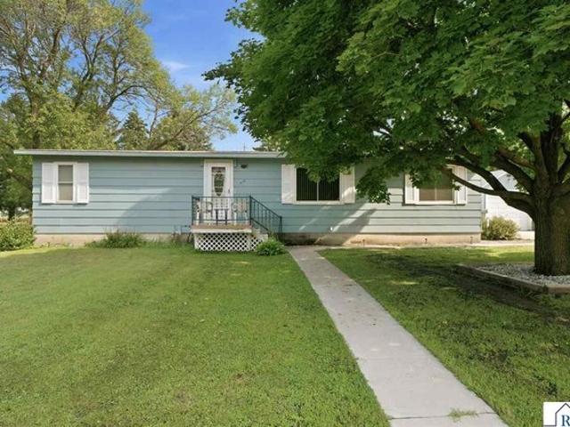 419 3rd Ave NW, Winnebago, MN 56098