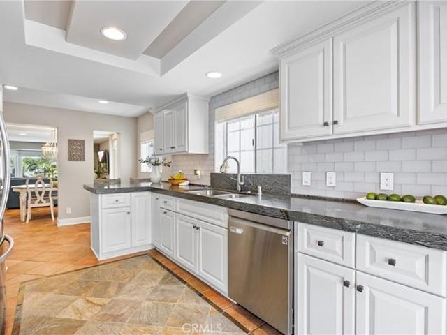 419 18th St, Huntington Beach, CA 92648