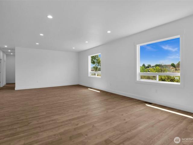 419 5th Ave SE